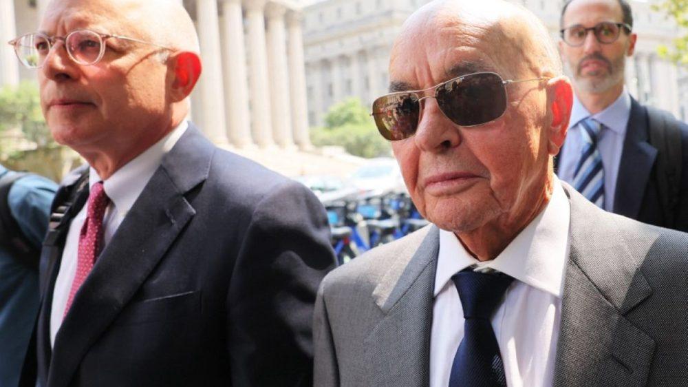 El magnate Joe Lewis ganó y ahora no tendrá que garantizar el acceso al ...