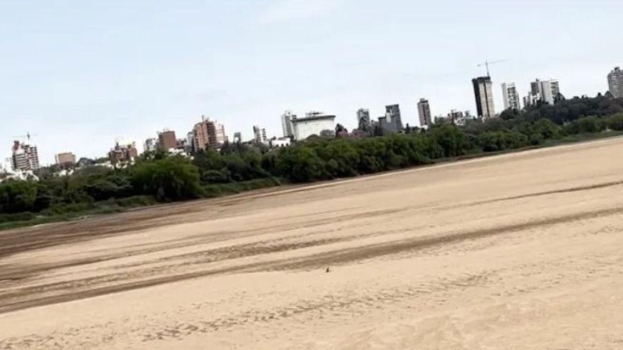 El caudal del río Paraná descendió y se puede cruzar a pie entre las islas