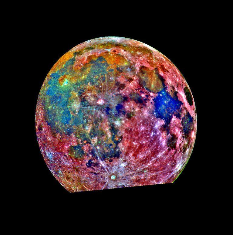 La impresionante foto de la Luna en colores que revela secretos geológicos