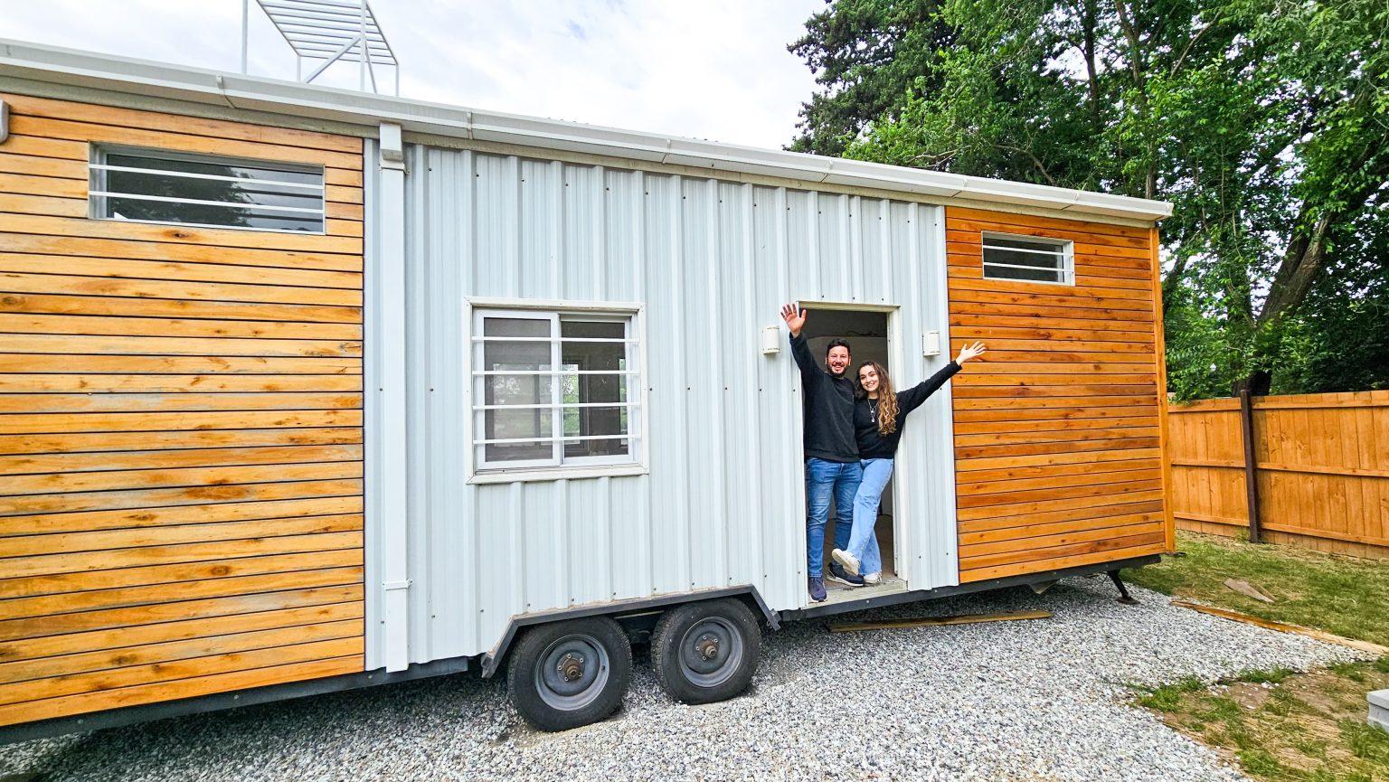 Los influencers argentinos que armaron una tiny house con sus propias manos