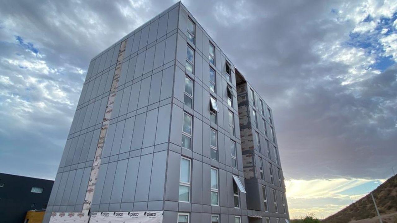 Cómo es el primer edificio modular más alto de Argentina